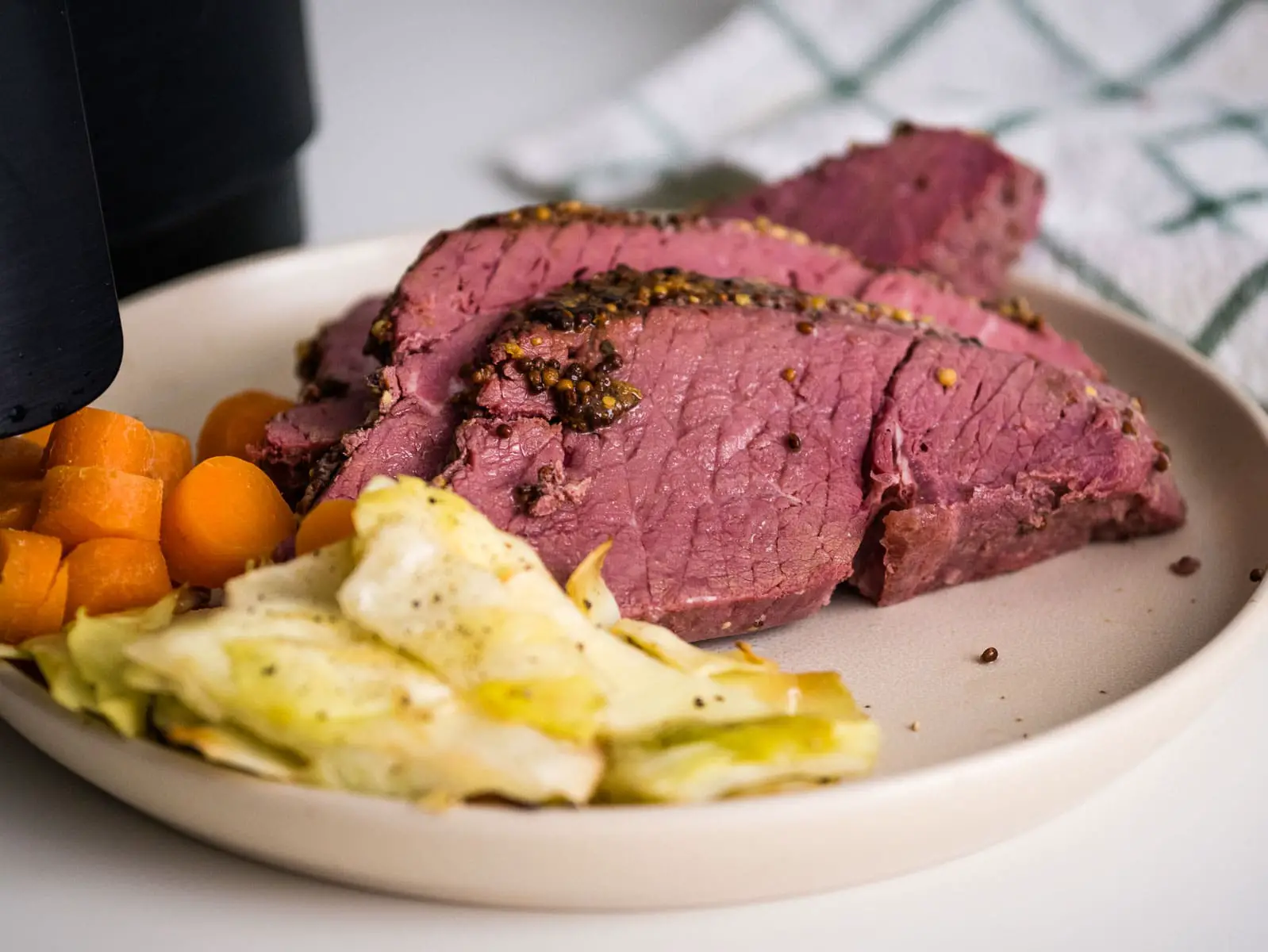 Should You Cut Corned Beef With or Against the Grain? Here's Your ...