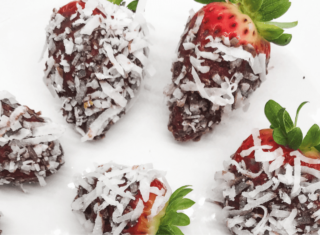 15 Valentine Chocolate Covered Strawberries Ideas - Chef Olu