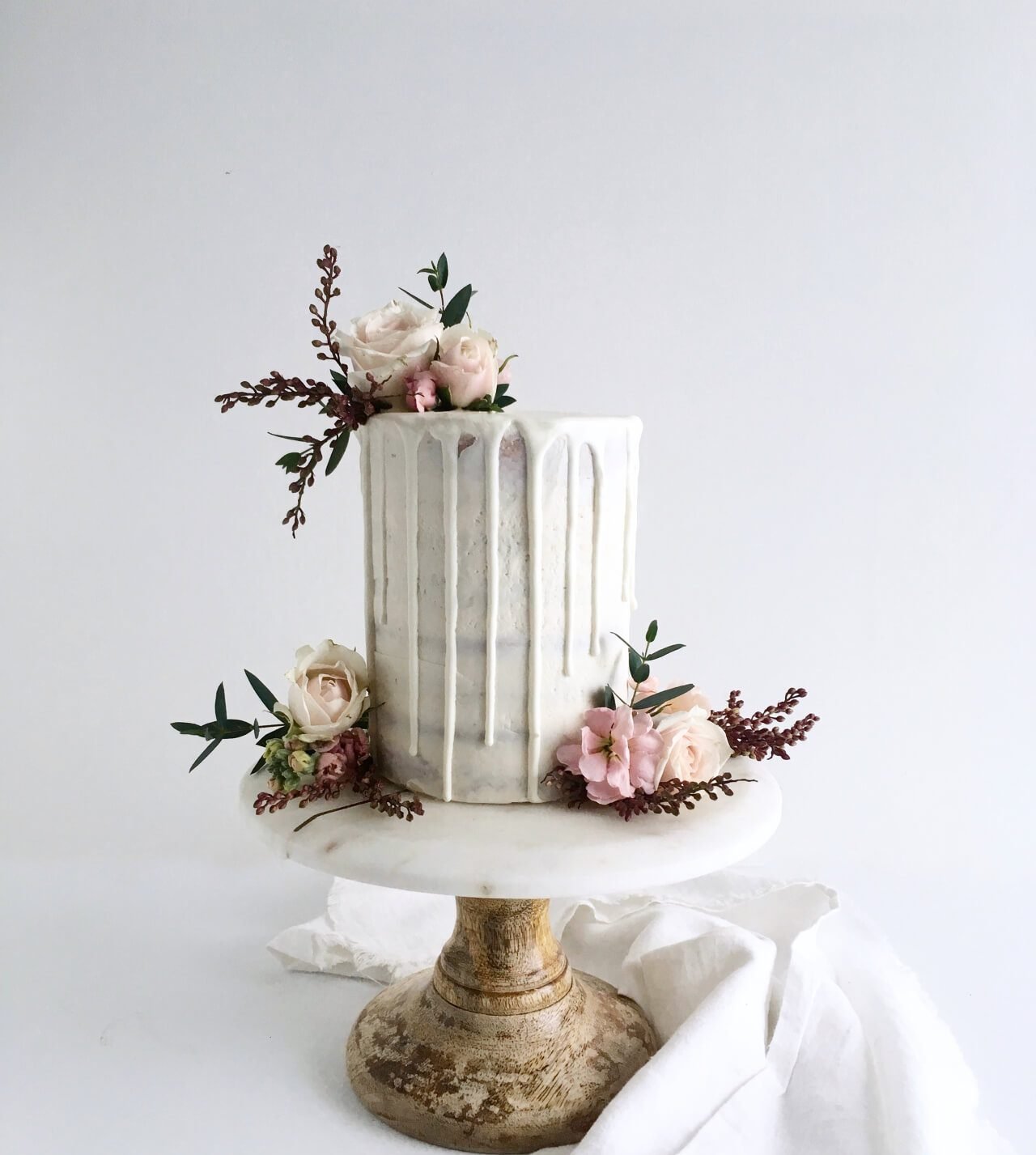 15 Minimalist Birthday Cake IDEAS - Chef Olu